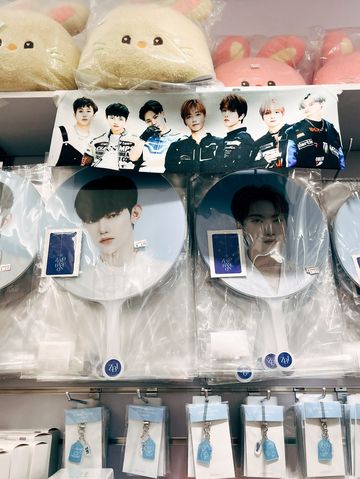 ⭐️台北中山探店👣 K-MONSTAR韓國專輯專賣｜Trip.com 台北