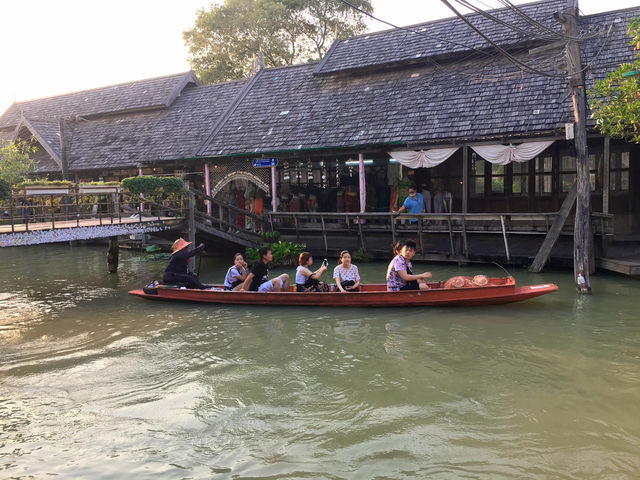 รีวิว ตลาดน้ำ 4 ภาค (พัทยา) | Trip.com พัทยา