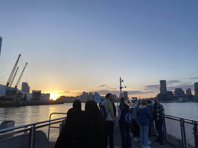 Thames River Cruise: A Scenic Journey Through London’s Heart | Trip.com ...