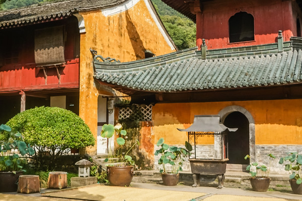 This is the traditional Chinese temple, Guoqing Temple, right? | Trip ...