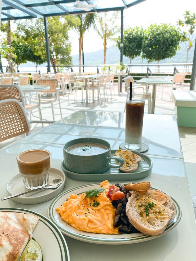 My Go-To Seaside Café in Penang 🇲🇾 | Trip.com Southwest Penang Island