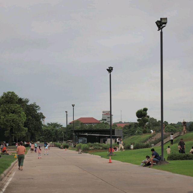 ปราสาทหินพนมรุ้งจำลอง ณ สนามช้างอารีน่า | Trip.com บุรีรัมย์