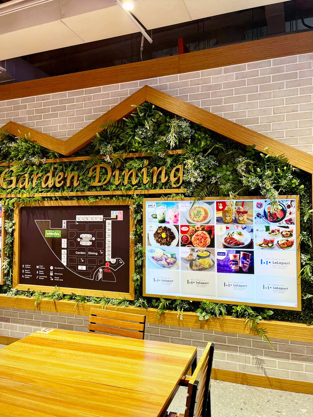 Relaxed Garden Dining at LaLaport’s Foodcourt with Diverse Local ...