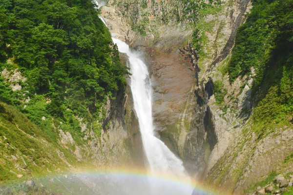 Shomyo waterfall Japan 🇯🇵 | Trip.com Tateyama