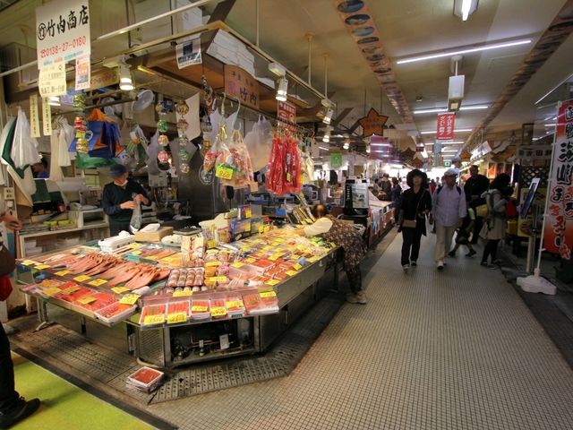 The famous Hakodate morning market | Trip.com Hakodate