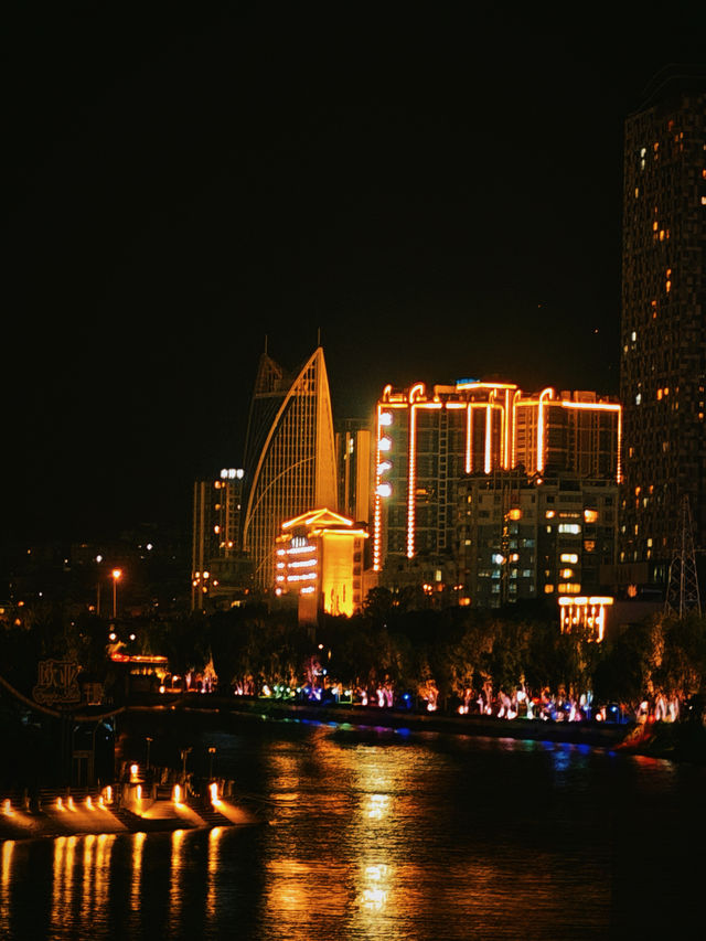 Xiaguan Sleepless Night: A Hidden Slice of Everyday Life Between ...