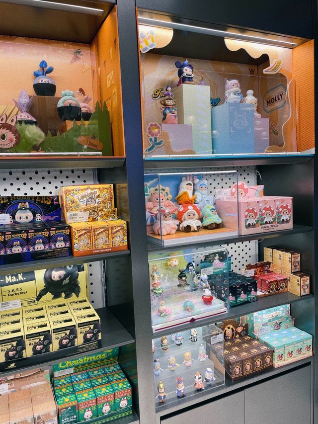 POP MART ฮ่องกง ดินแดนของคนรักกล่องสุ่ม | Trip.com ฮ่องกง