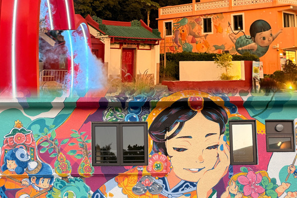 Urban Canvas at Ma Wan 1868 Art Wall 🌃 | Trip.com Hong Kong