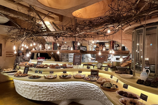 【海雲台小驚喜！像逛Olive Young一樣停不下來的麵包店Who's Who MUMU Bakery | Busan】｜Trip.com 海雲台區