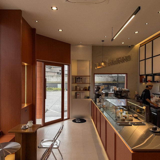 Lie Awake | Trip.com กรุงเทพฯ