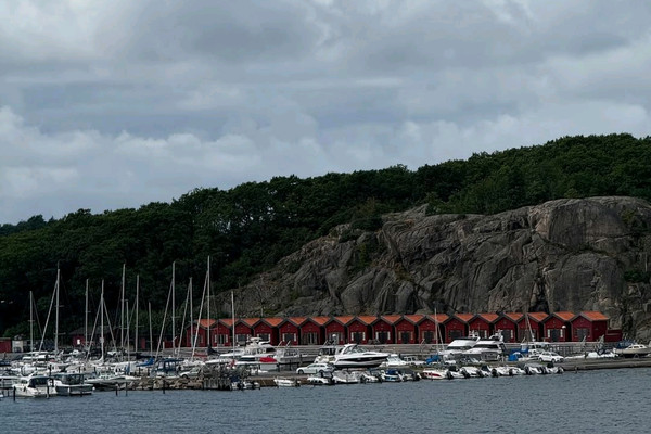 Seaside Strolls and Chill Scenes at Göteborg Port | Trip.com Gothenburg