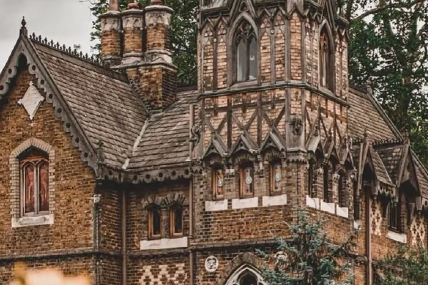 Just 20 Minutes from London – This Hidden Gothic Village Feels Like a ...
