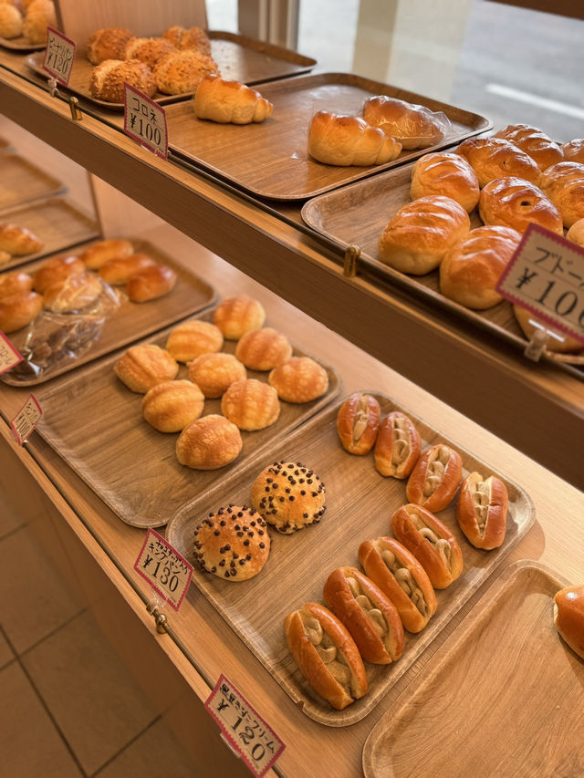 【北九州グルメ】早朝5時から営業🍞行列ができる老舗ベーカリー🌭 | Trip.com 八幡西区