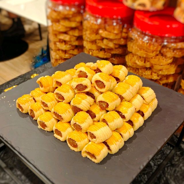 CNY buffet at Holiday Inn Express & Suites Singapore Novena | Trip.com ...