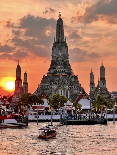 wat arun sunset