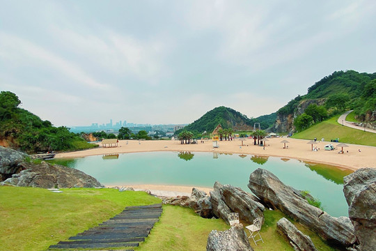 🏖️ Do you know this beach in 📍Hangzhou ⁉️ | Trip.com Hangzhou