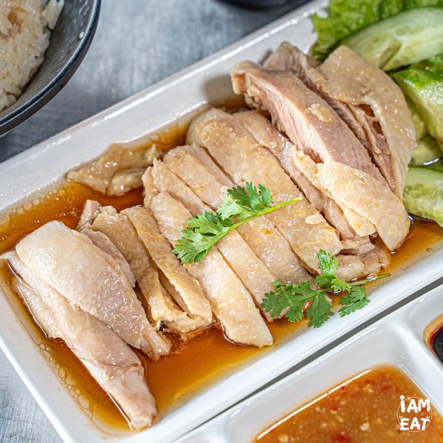 ข้าวมันไก่สิงคโปร์ริมคลองพิกัดนนทบุรี! | Trip.com