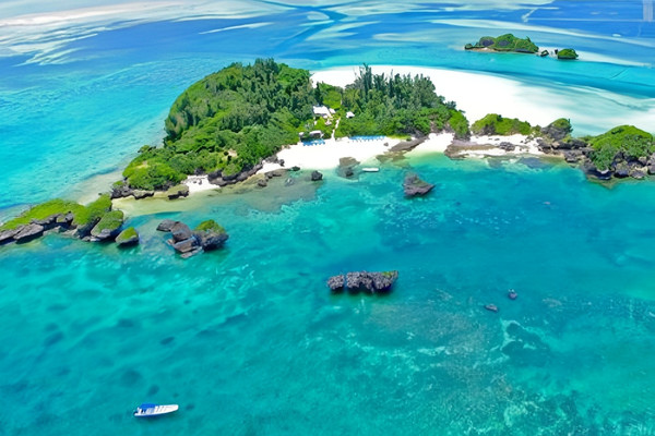 Explore the Underwater Wonders of Emperor Island (Phuket) Diving ...