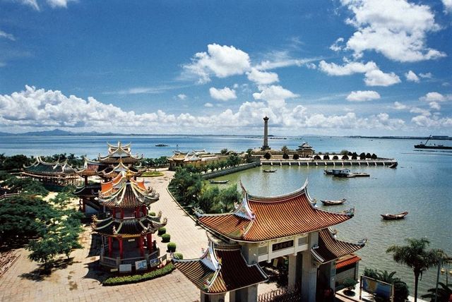Xiamen, this gentle coastal city, offers both healing sea views and ...