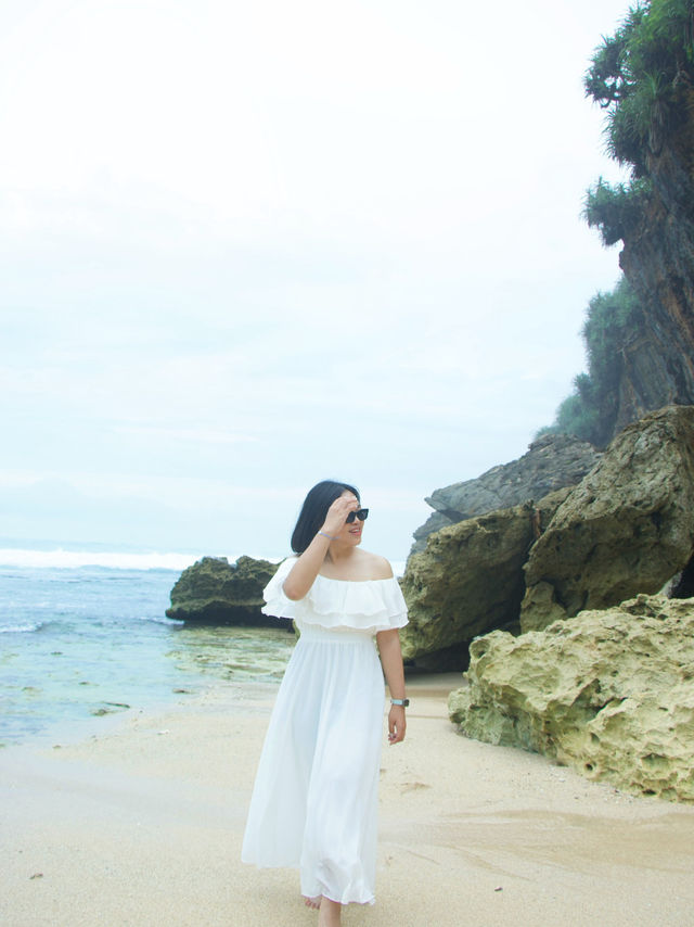 Hidden Beach Jogja Only 15K?! 🌊 | Trip.com Paliyan