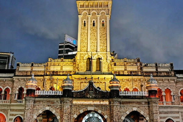 Sultan Abdul Samad building shining in the night | Trip.com Kuala Lumpur