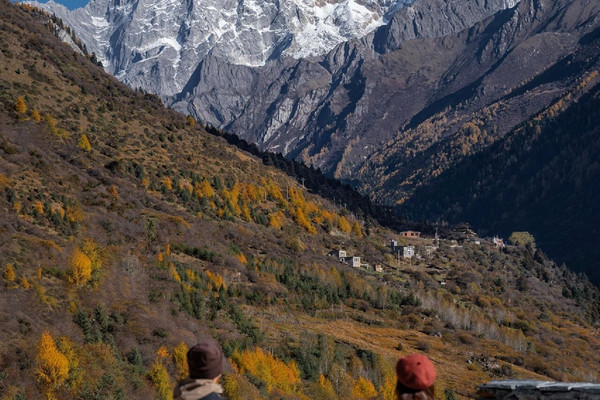 The fresh 3-day 2-night travel guide for Mount Siguniang in November is ...