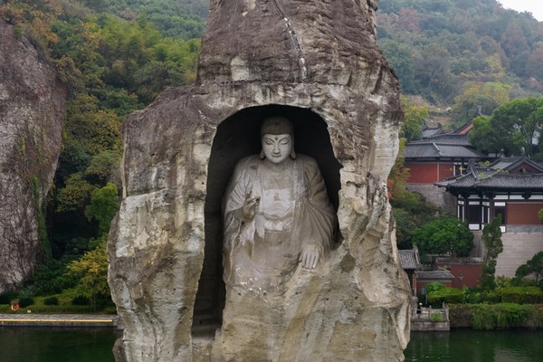 Visit the Keyan Scenic Area in autumn and experience over 1800 years of ...