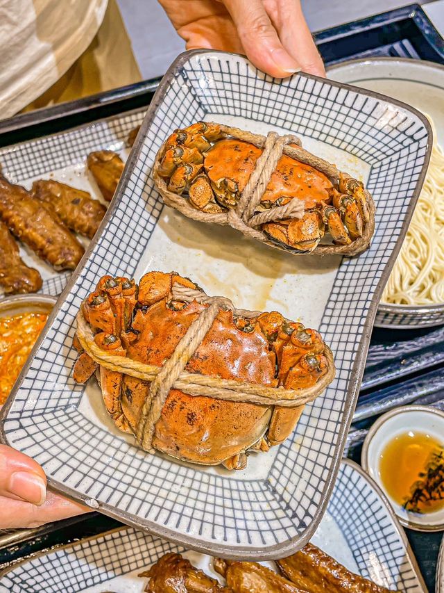 This bowl of crab roe noodles is absolutely top-notch! It's so ...