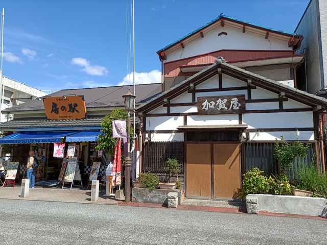 古びた提灯と成田山表参道でのんびり歩くひととき。 | Trip.com 成田