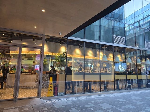 Shake Shack – Sanlitun Taikoo Li, Beijing | Trip.com ปักกิ่ง