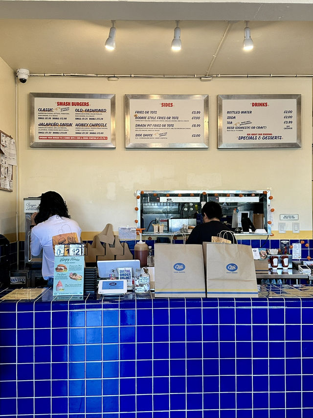 현지인도 줄서서 먹는 수제버거 맛집｜Trip.com 阿加尼亞