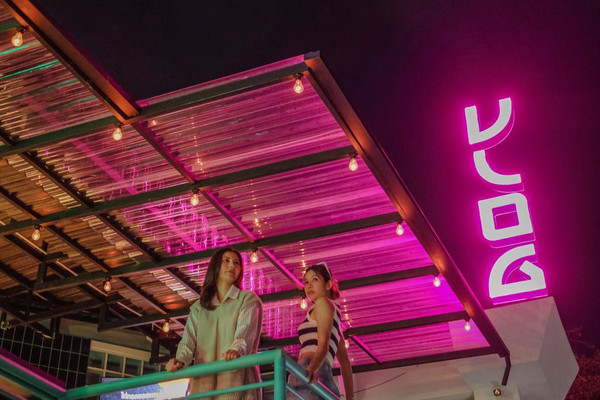 Vlog Bar Phuket | Trip.com ภูเก็ต