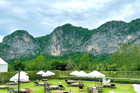 ผาม่านฝัน Pha Man Fun | Trip.com อำเภอ ภูผาม่าน