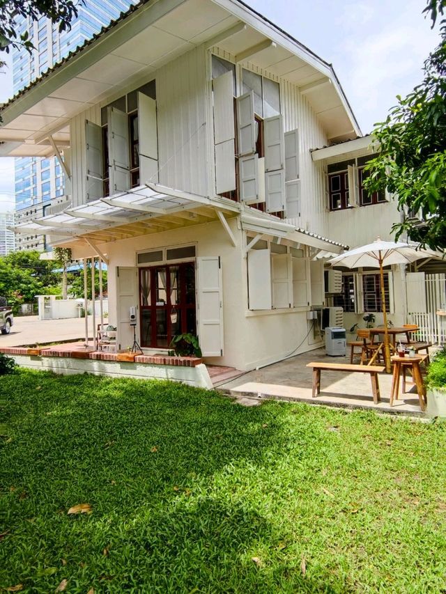 Narisa Cafe & Creative Space คาเฟ่จตุจักร | Trip.com กรุงเทพฯ