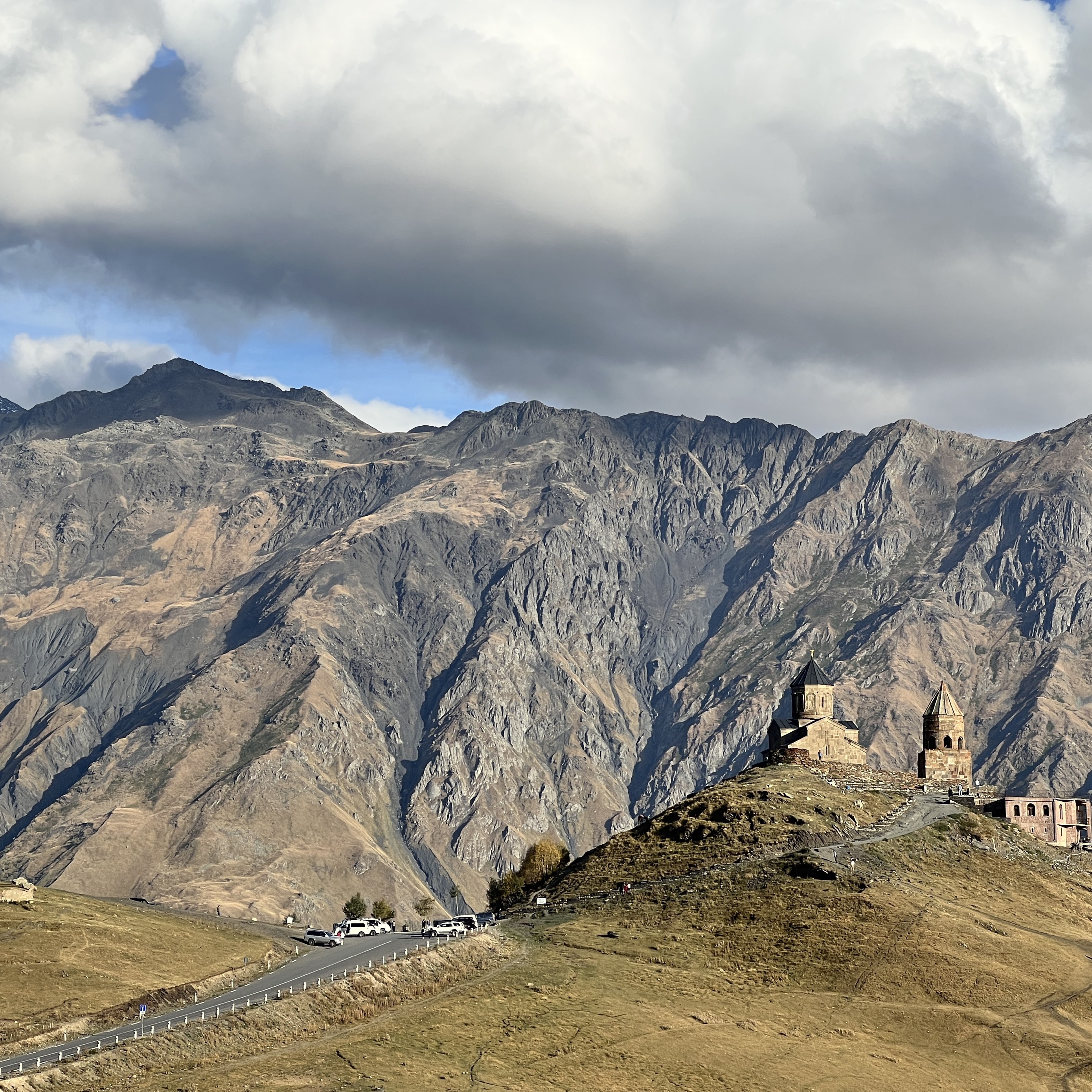 Stepantsminda Travel Guide 2024 - Things to Do, What To Eat & Tips ...