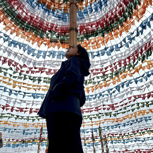 Large Prayer Flags: Colors of the Wind | Trip.com Shangri-La