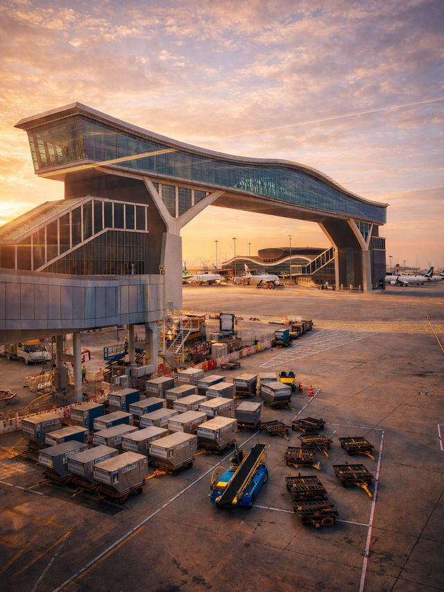 Hidden Check-in Spot at Hong Kong Airport｜The Sky Bridge for Plane ...