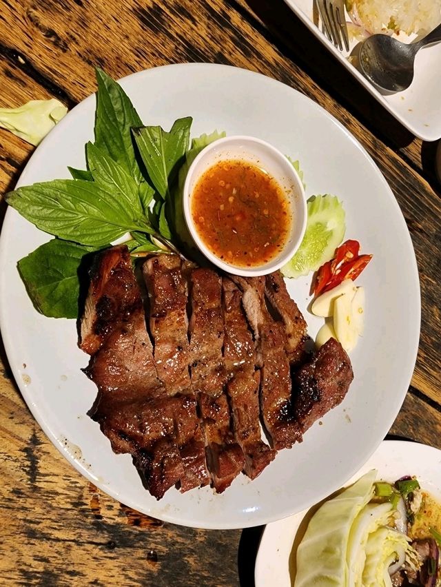 Chiang Mai’s Iconic Eatery: Cherng Doi Roast Chicken Hits All the Right ...