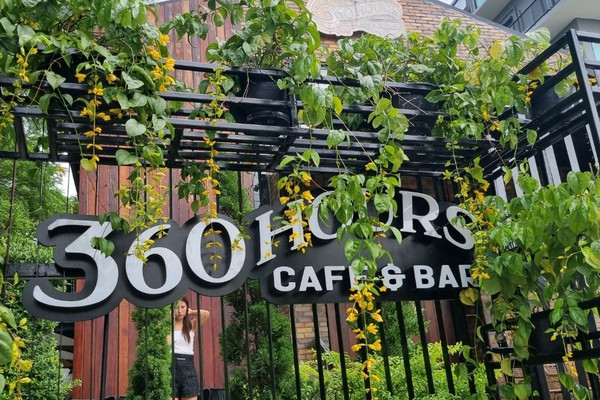 360 Hours Cafe & Bar | Trip.com กรุงเทพฯ