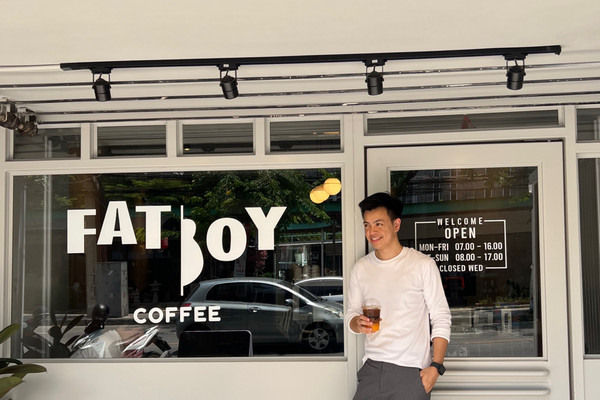 รีวิวคาเฟ่ Fatboy coffee | Trip.com กรุงเทพฯ