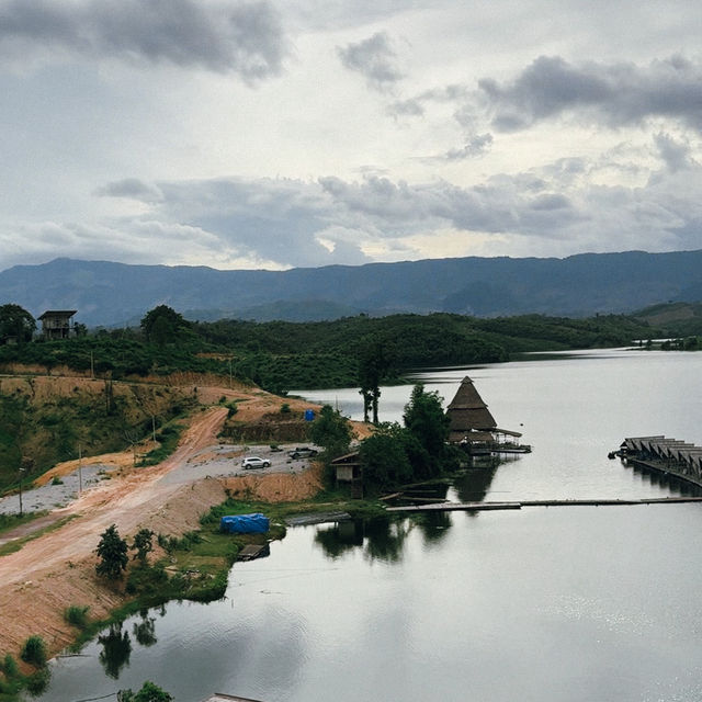 ที่พักชิลๆ ริมน้ำเมืองเฟือง Angnamtong View Resort｜Trip.com 老撾