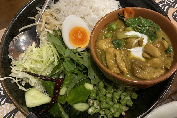 Bangkok food guide: Kub Kao Kub Pla | Trip.com Bangkok