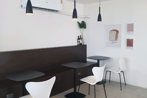 Exit cafe & studio 🖤🤍 | Trip.com ระยอง