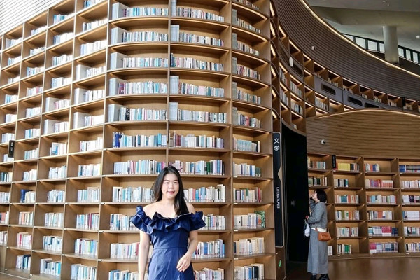 Tianfu humanities and art library | Trip.com เฉิงตู