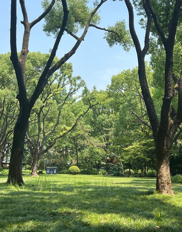 Fuxing Island is located in the southeastern part of Yangpu District ...