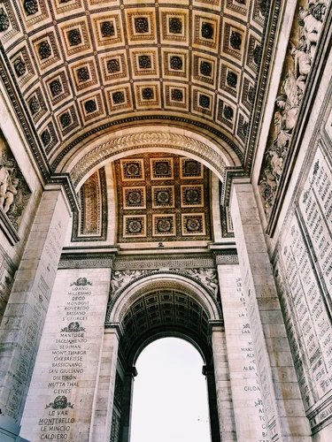 arc de triomphe inside
