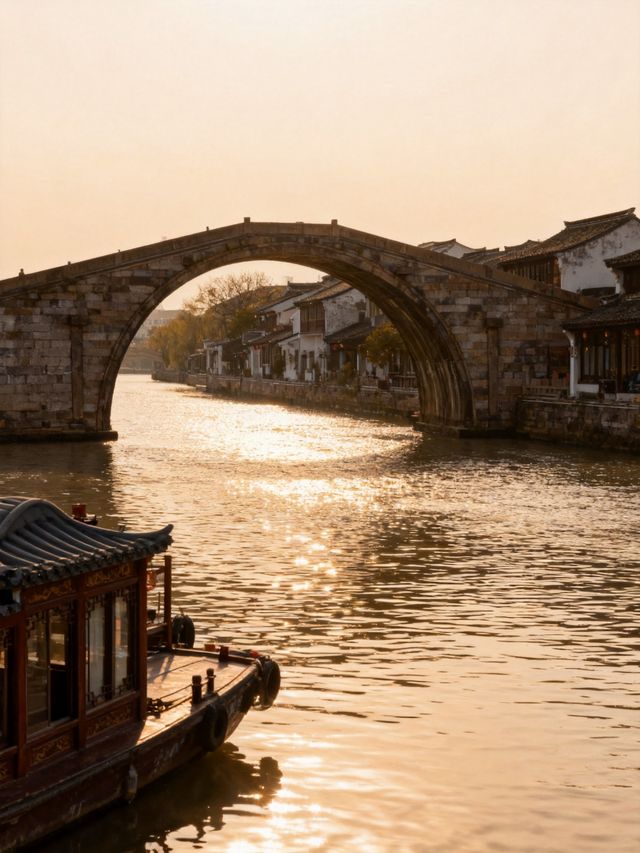 Staying at a West Lake guesthouse in Hangzhou, leisurely strolling ...