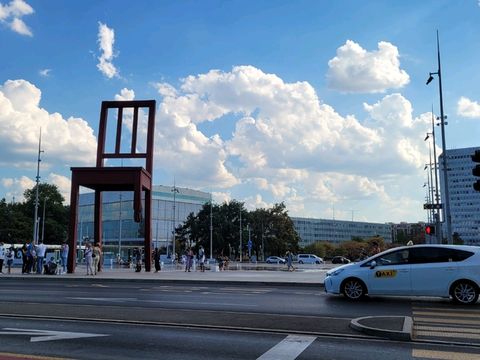 Power, Peace & a Giant Chair: Geneva Highlights | Trip.com Geneva