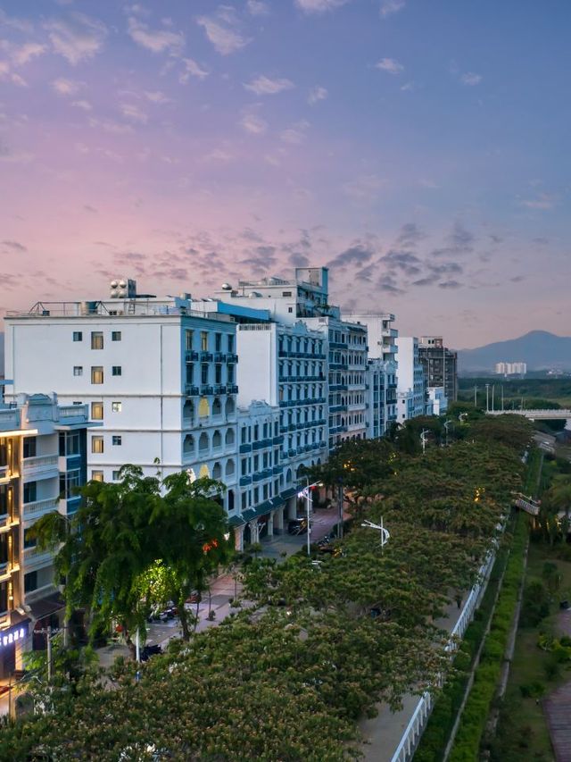 🌟 Sanya Serenity: Yazhou Ancient City Mountain Yulai Hotel 🌟 | Trip.com ...