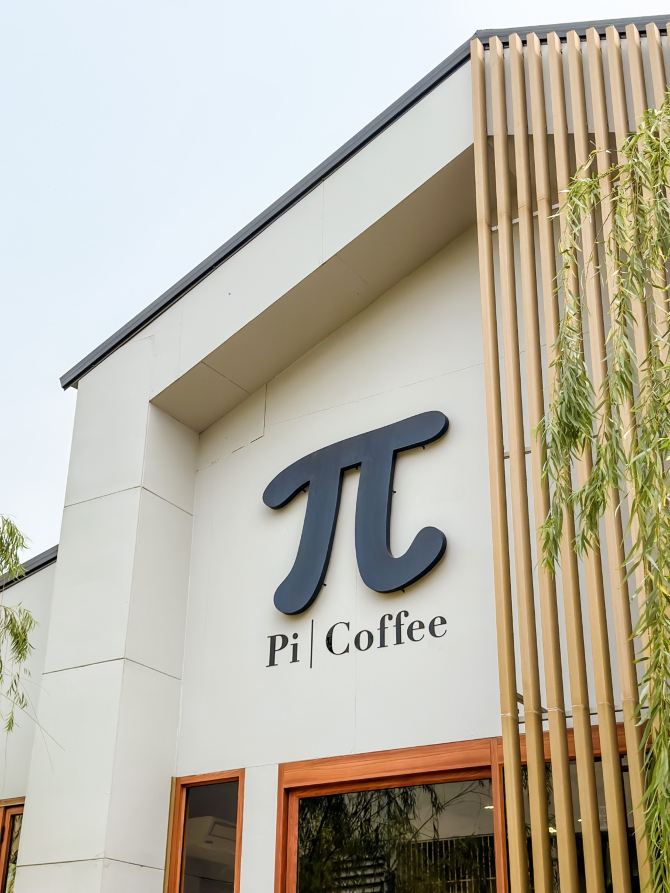 📸 รีวิวคาเฟ่:𝗣𝗶 𝗰𝗼𝗳𝗳𝗲𝗲 | 𝗞𝗵𝗼𝗻 𝗞𝗮en | Trip.com ขอนแก่น